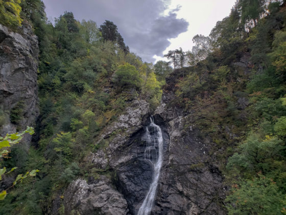 3 Gorgeous Waterfalls Near Inverness, Scotland - Trailing Away